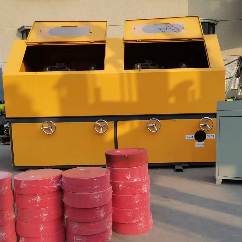 Four head pipe polishing machine with pipe stands